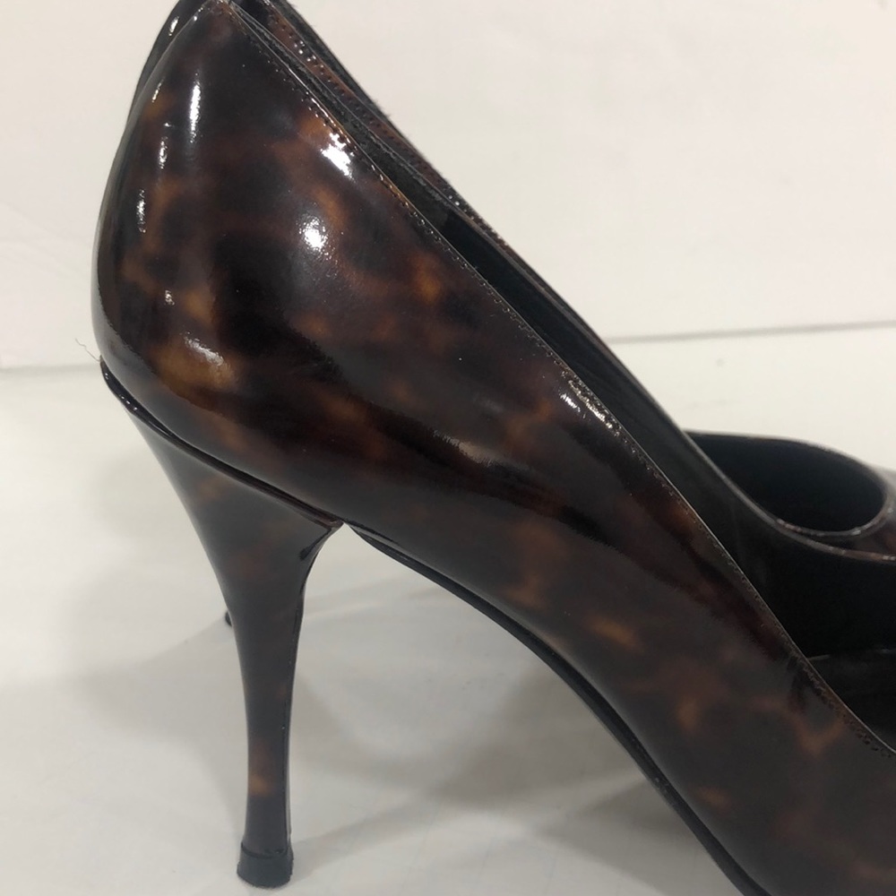 Stuart Weitzman Open Toed Tortoise Shell Pump 9m. - Gem